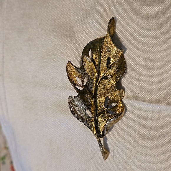 Jewelry | Midcentury Goldtone Textured Leaf Design Pin Back Brooch ...